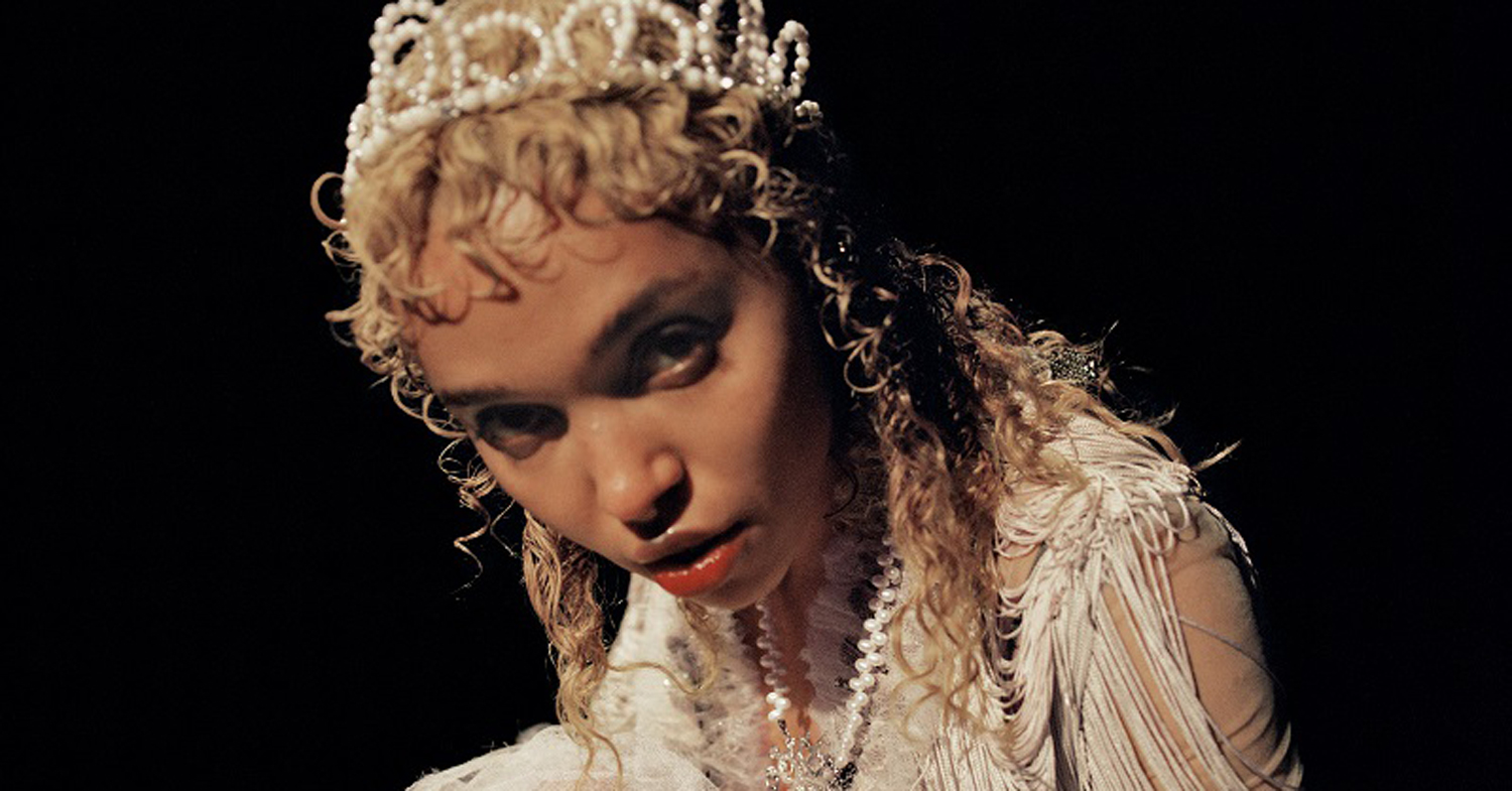 FKA twigsがThe Weekndをフィーチャーしたニュー・シングル『Tears In The Club』をリリース | AVE ...